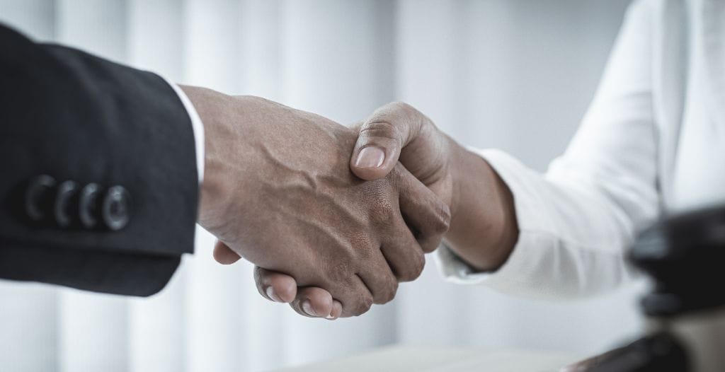 20 Qualities of a Good Leader (Key Traits for Success)